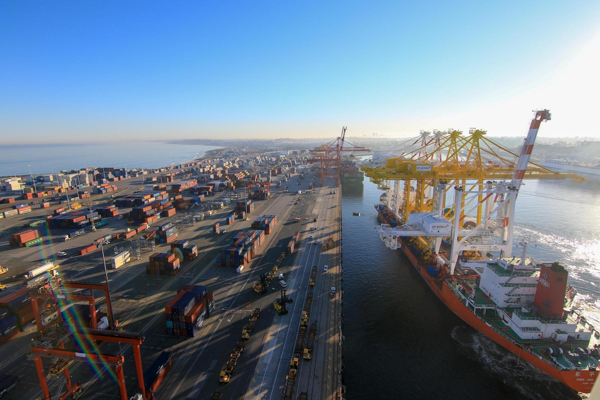 Home | DP World | Australia