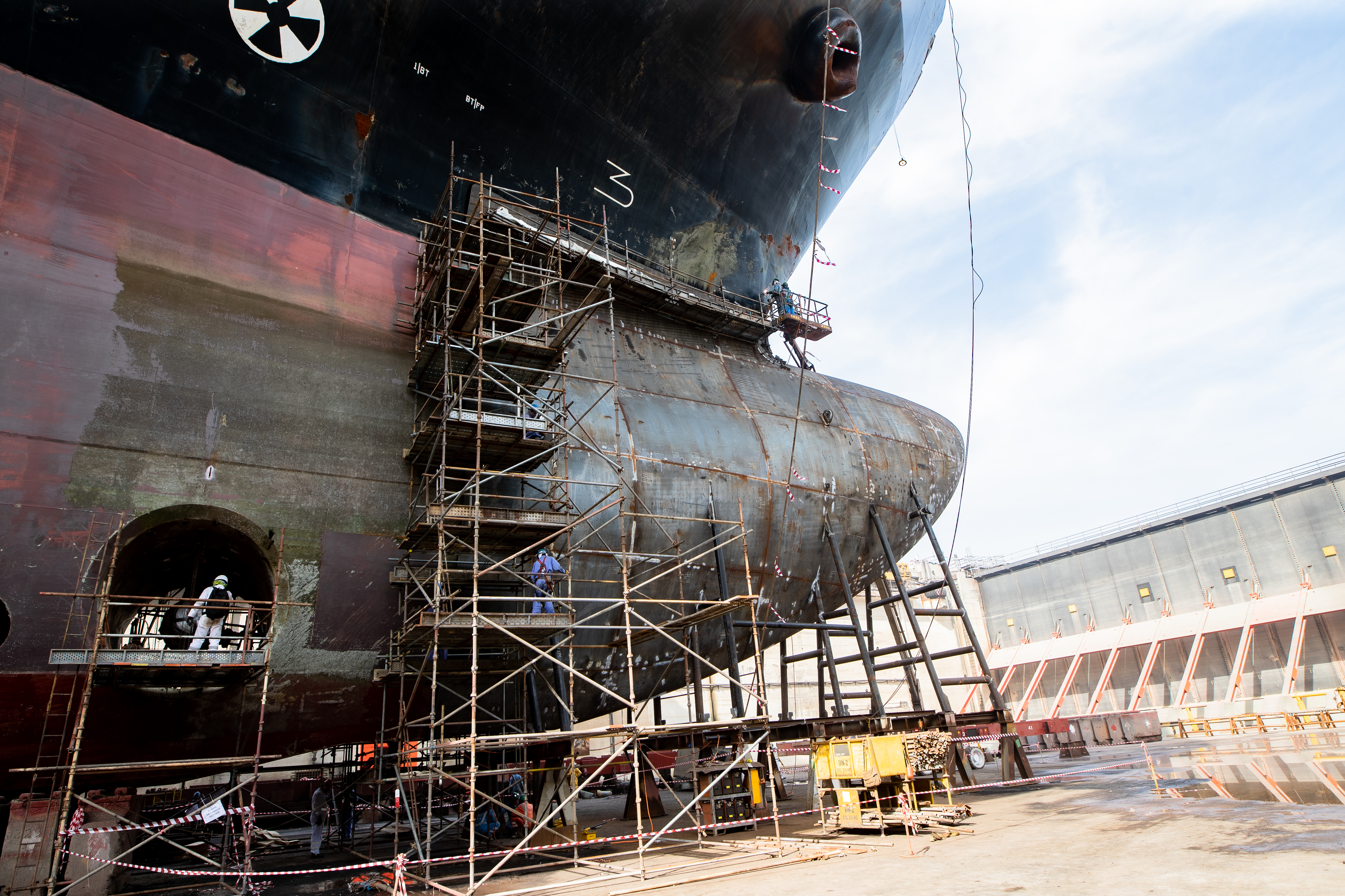 Conversion, Refurbishment & Life Extension | DP World Drydocks