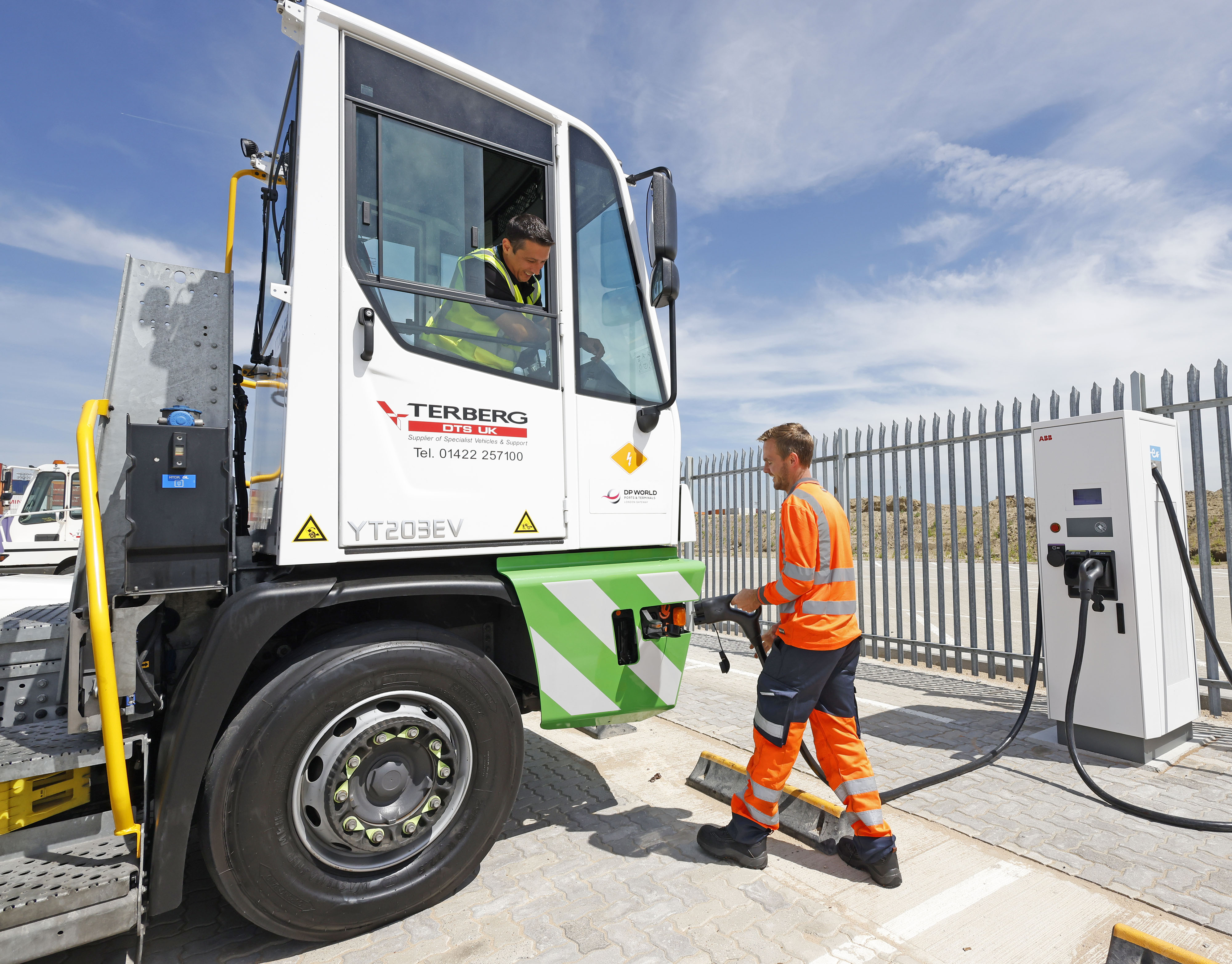 DP World announces arrival of first ever all-electric terminal tractor ...